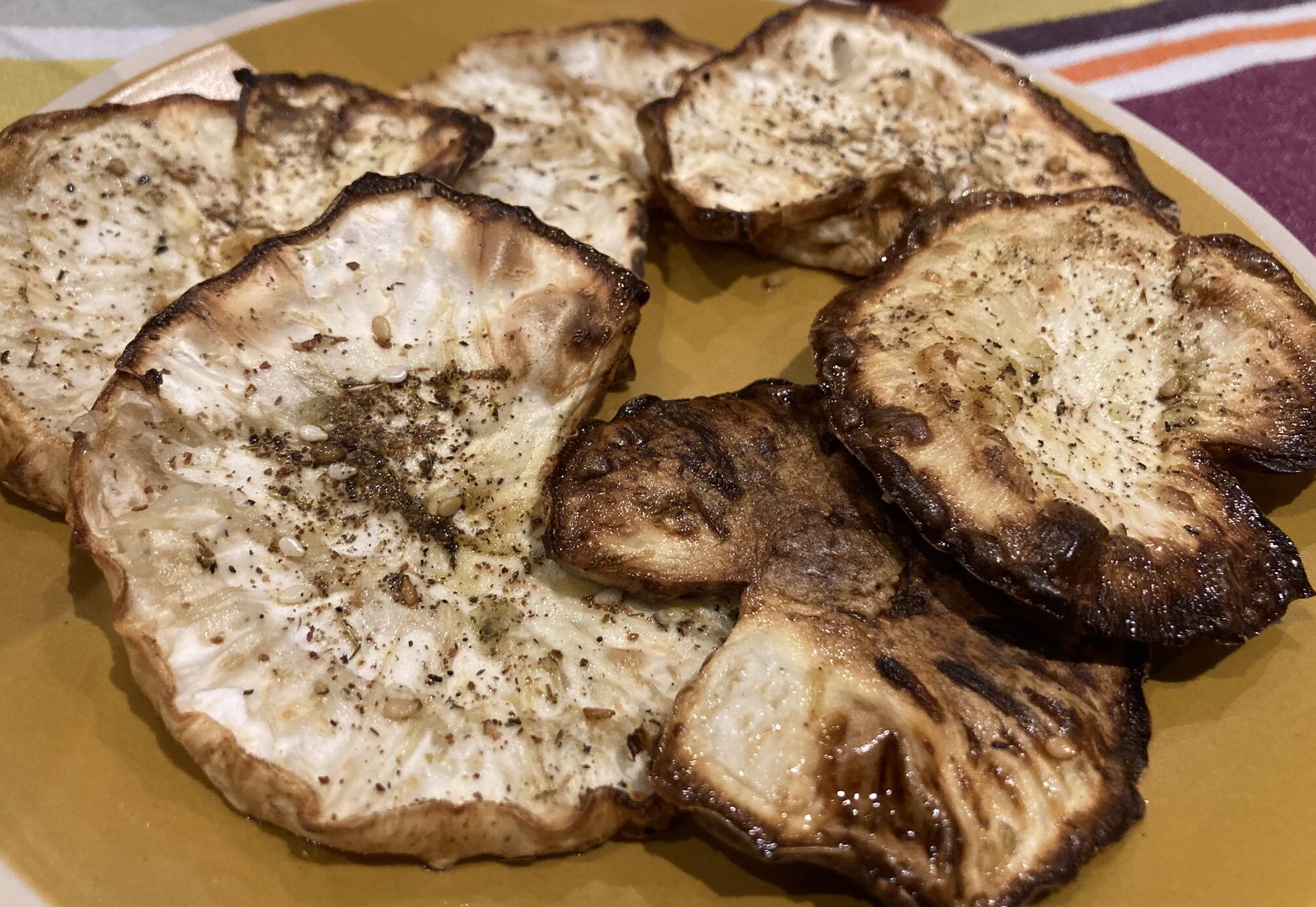 Tranches de céleri-rave rôti au zaatar - Marie's Daily Cooking